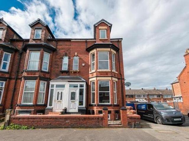 4 Bedroom End Of Terrace House For Sale In Leigh