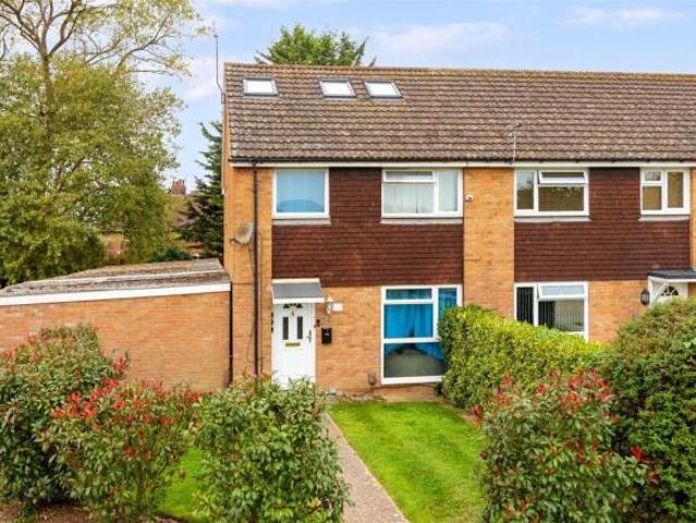 4 bedroom end of terrace house for sale in Lenhurst Way, Worthing, BN13