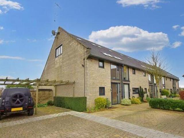 4 Bedroom End Of Terrace House For Sale In Marshfield