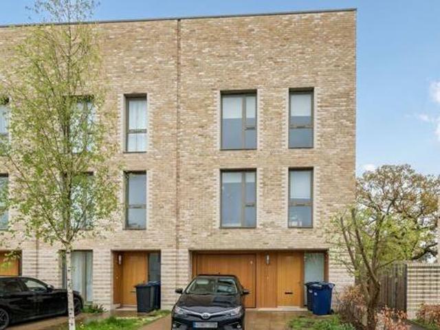 4 Bedroom End Of Terrace House For Sale In Middlesex