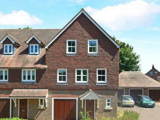 4 bedroom end of terrace house for sale in Milford Surrey GU8