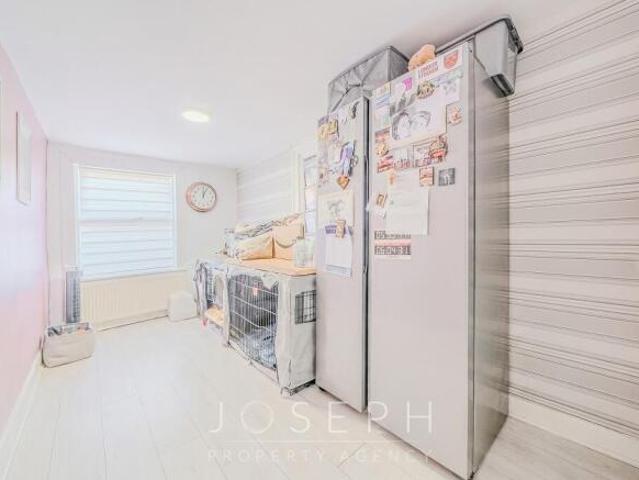 4 bedroom end of terrace house for sale in Norwich Road, Ipswich, IP1