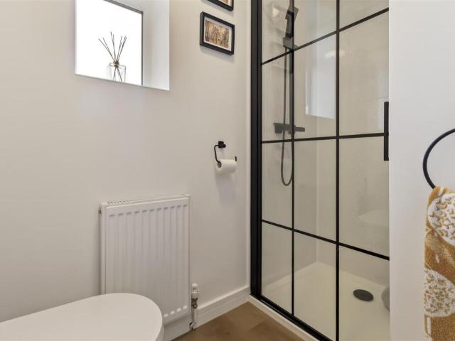 4 bedroom end of terrace house for sale in Northbrook Road, Worthing, BN14