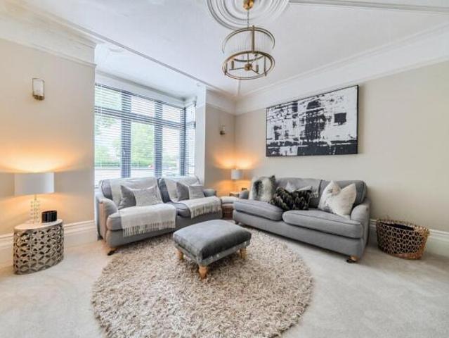 4 bedroom end of terrace house for sale in Northern Parade, Portsmouth, PO2