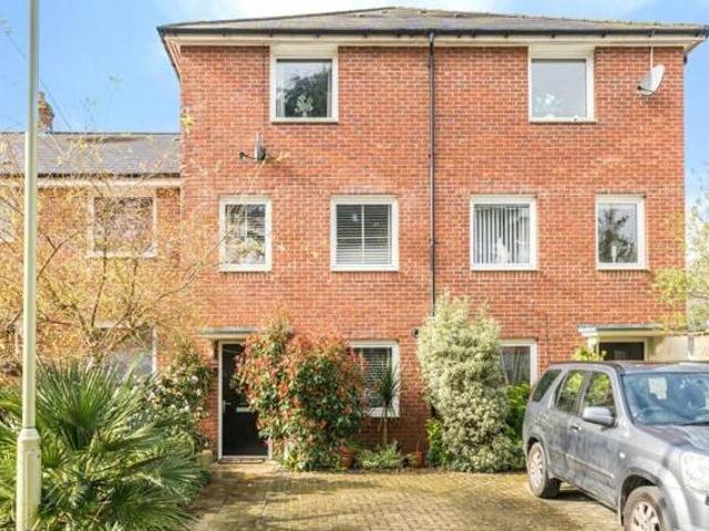 4 Bedroom End Of Terrace House For Sale In Southampton, Hampshire