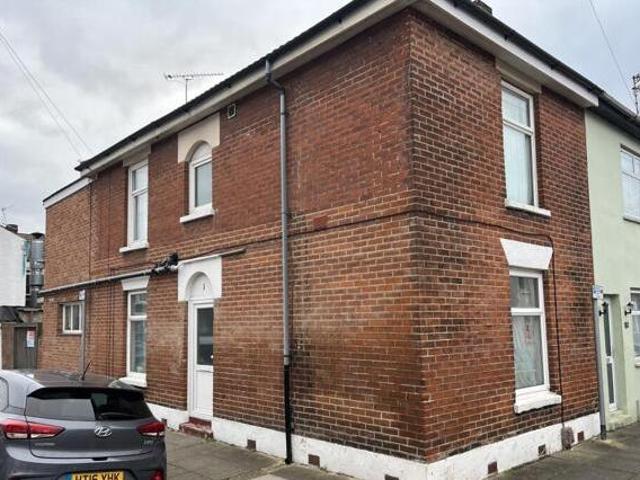 4 Bedroom End Of Terrace House For Sale In Southsea, Hampshire