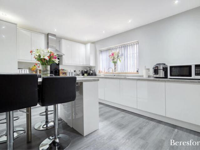 4 bedroom end of terrace house for sale in Saxon Close, Brentwood, CM13