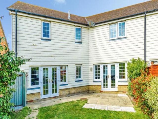 4 bedroom end of terrace house for sale in Sanderling Way, Iwade, Sittingbourne, ME9