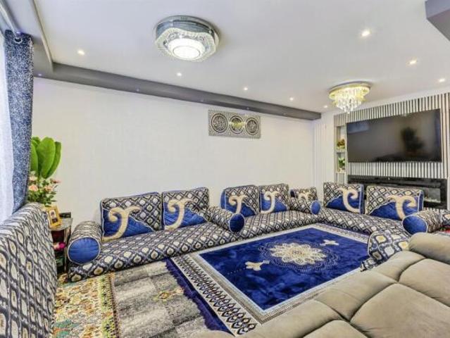 4 bedroom end of terrace house for sale in Severn Drive, Northampton, NN5