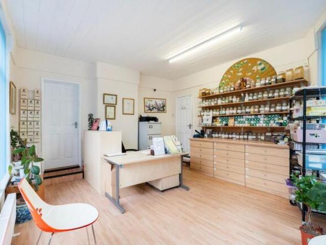 4 bedroom end of terrace house for sale in Silver Road, Norwich, NR3