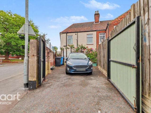 4 bedroom end of terrace house for sale in Silver Road, Norwich, NR3