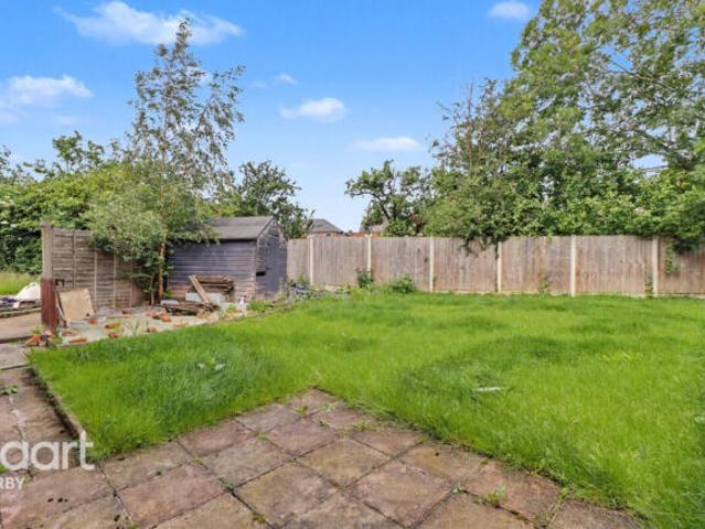 4 bedroom end of terrace house for sale in Sinfin Fields Crescent, Derby, DE24
