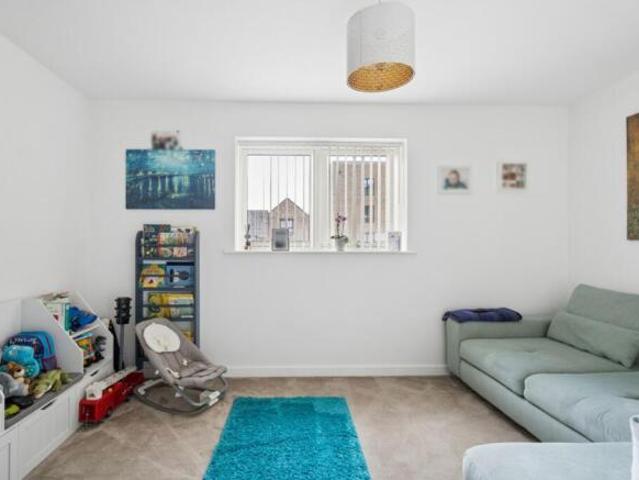 4 bedroom end of terrace house for sale in St Andrews Way, South Oxhey, WD19