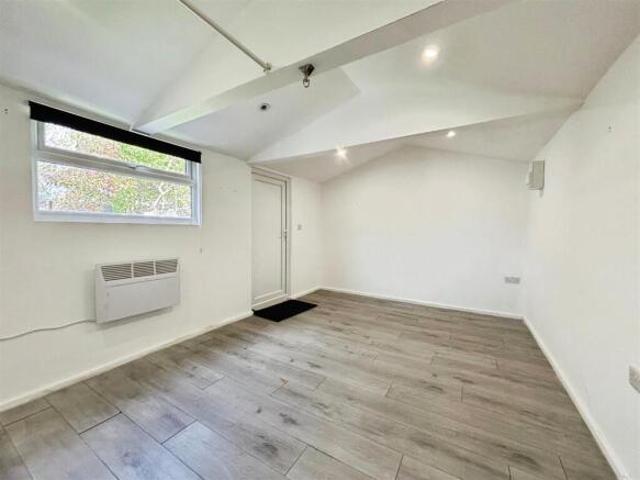4 bedroom end of terrace house for sale in St. Helena Road, Bradford, BD6 1SY, BD6