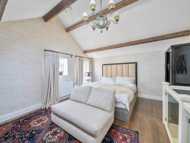 4 bedroom end of terrace house for sale in St. John Street, Oxford, OX1