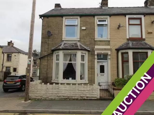 4 bedroom end of terrace house for sale in St. Matthew Street.