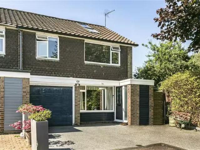 4 bedroom end of terrace house for sale in St. Michaels Close.