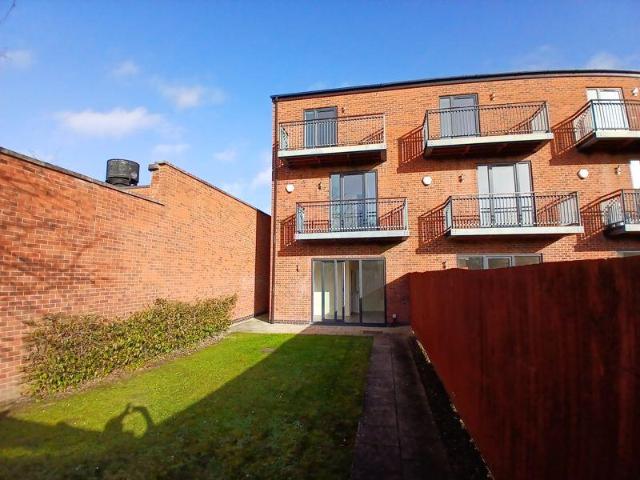 4 bedroom end of terrace house for sale in St. Saviours Road, North Evington, LE5
