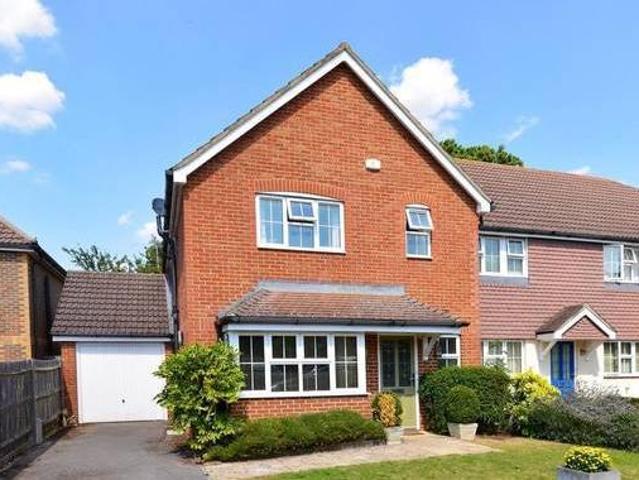 4 bedroom end of terrace house for sale in St Thomas Close Chilworth Guildford GU4 8LQ GU4