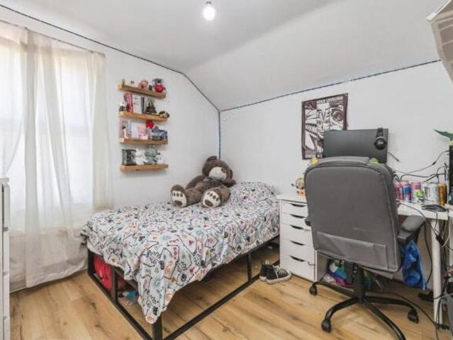 4 bedroom end of terrace house for sale in Station Road, North Hykeham, LN6