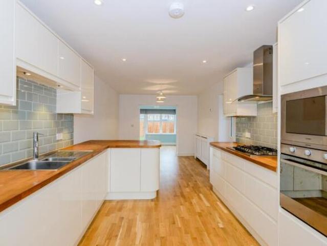 4 bedroom end of terrace house for sale in Stocton Close, Guildford, GU1