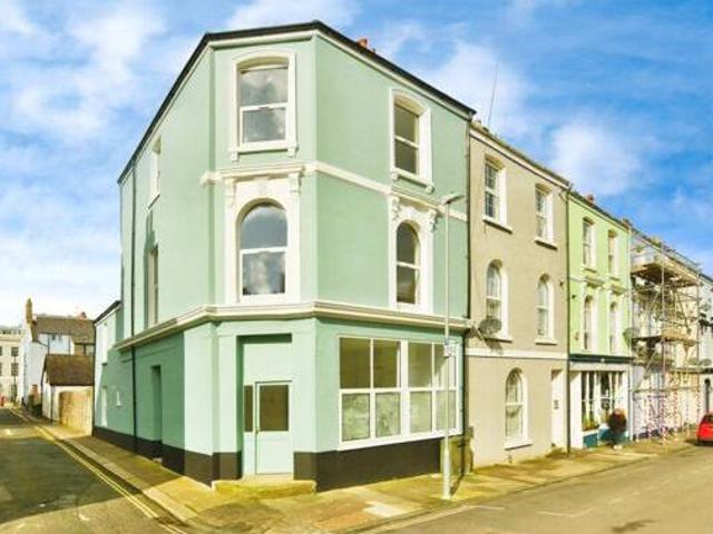 4 Bedroom End Of Terrace House For Sale In Stonehouse