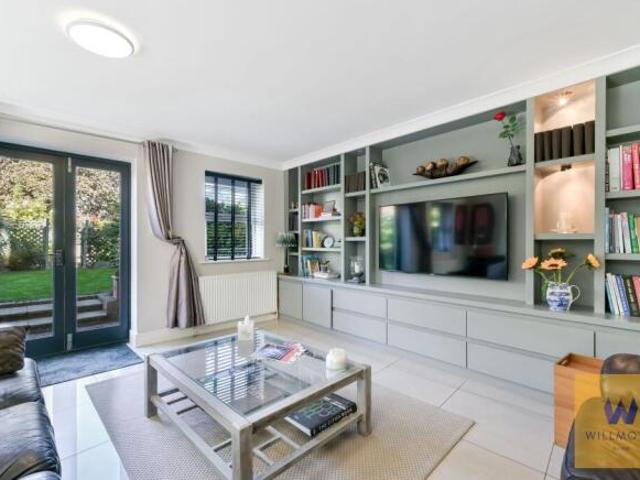 4 bedroom end of terrace house for sale in Stott Close, London, SW18