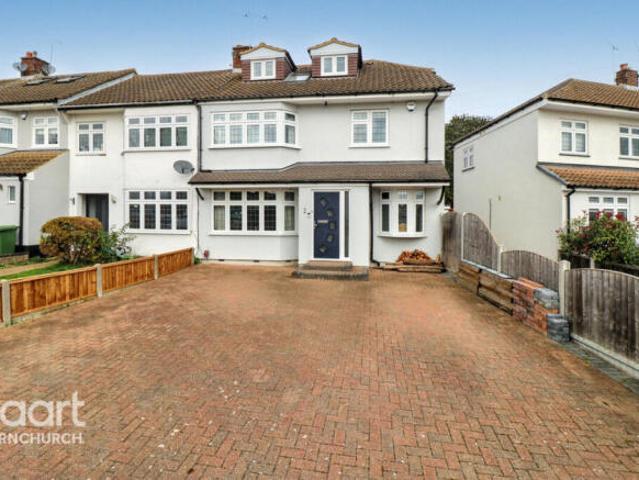 4 bedroom end of terrace house for sale in Stour Way, Upminster, RM14