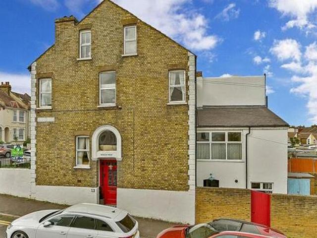 4 Bedroom End Of Terrace House For Sale In Strood, Rochester