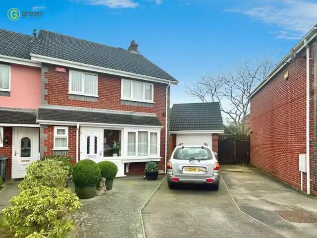 4 bedroom end of terrace house for sale in Poppymead, Erdingto.