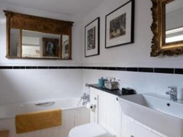 4 bedroom end of terrace house for sale in Portsmouth, Hampshire, PO1