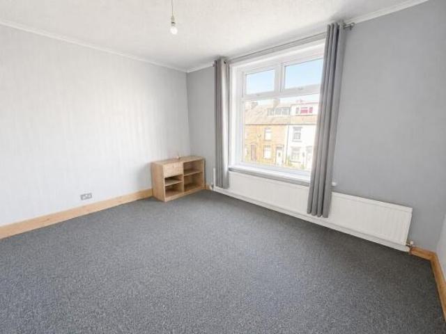 4 bedroom end of terrace house for sale in Paley Road, Bradford, BD4