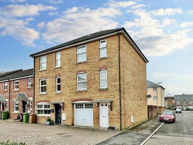 4 Bedroom End Of Terrace House For Sale In Penallta