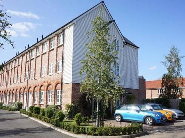 4 bedroom end of terrace house for sale in Pirnhow Street Ditchingham Bun NR35
