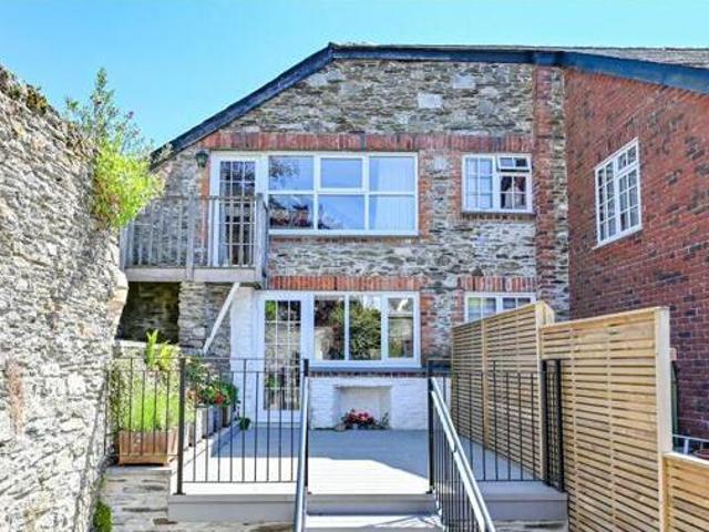 4 Bedroom End Of Terrace House For Sale In Place Road
