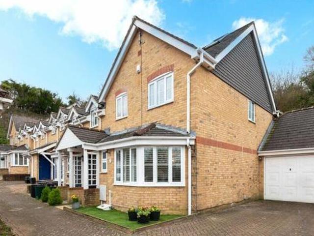 4 Bedroom End Of Terrace House For Sale In Pratts Bottom, Kent