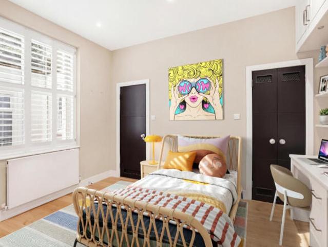 4 bedroom end of terrace house for sale in Priory Walk, London, SW10