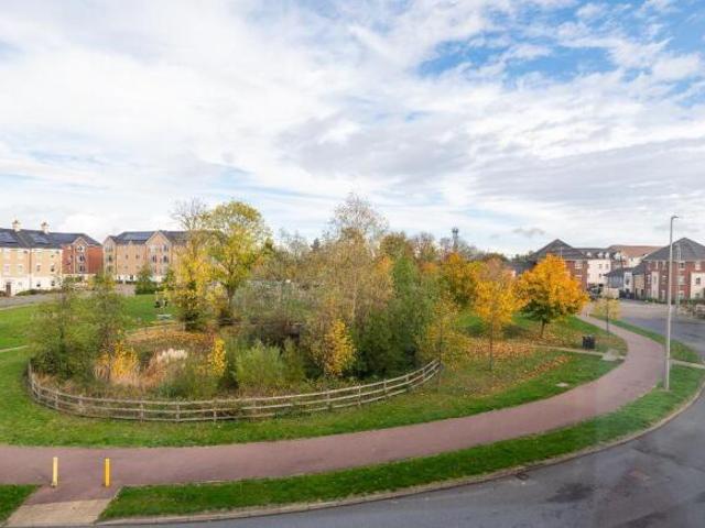 4 bedroom end of terrace house for sale in Rowditch Furlong, Redhouse Park, Milton Keynes, Buckinghamshire, MK14 5FD, MK14
