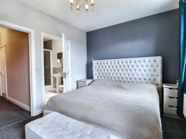 4 bedroom end of terrace house for sale in Rowditch Furlong, Redhouse Park, Milton Keynes, MK14