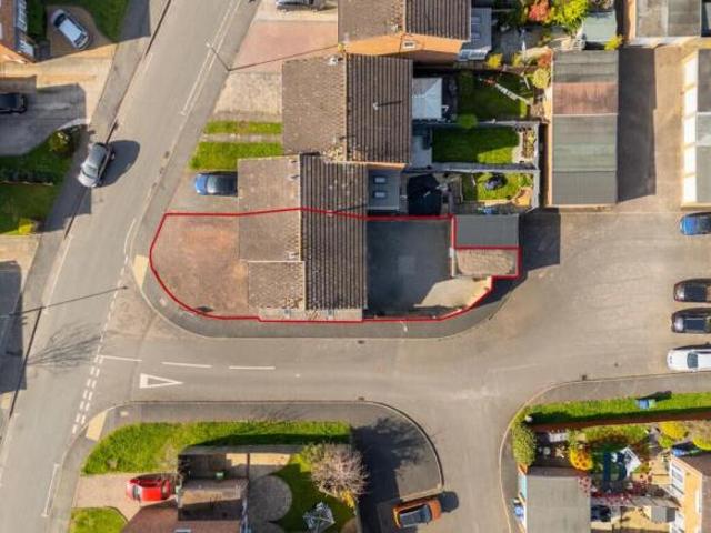 4 bedroom end of terrace house for sale in Rowley Road, Whitnash, Leamington Spa, CV31