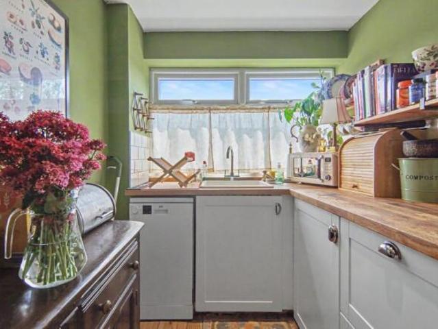 4 bedroom end of terrace house for sale in Rosaville Crescent, Allesley, CV5