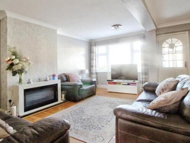 4 Bedroom End Of Terrace House For Sale In Rainham