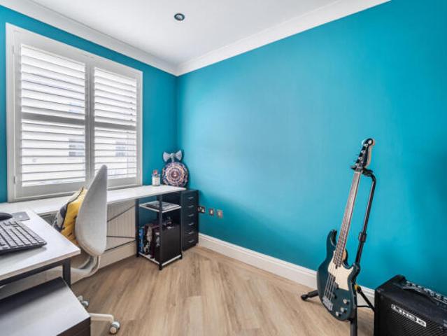 4 bedroom end of terrace house for sale in Ryeworth Road, Charlton Kings, Cheltenham, GL52