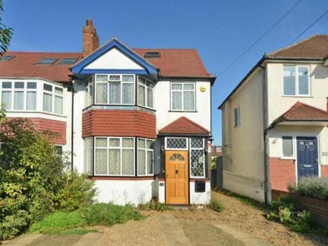 4 Bedroom End Of Terrace House For Sale In Worcester Park, Surrey