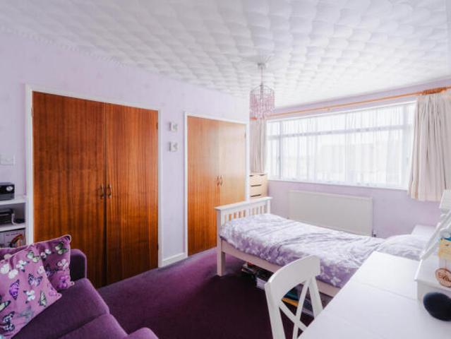 4 bedroom end of terrace house for sale in Walnut Lane, Kingswood, BS15