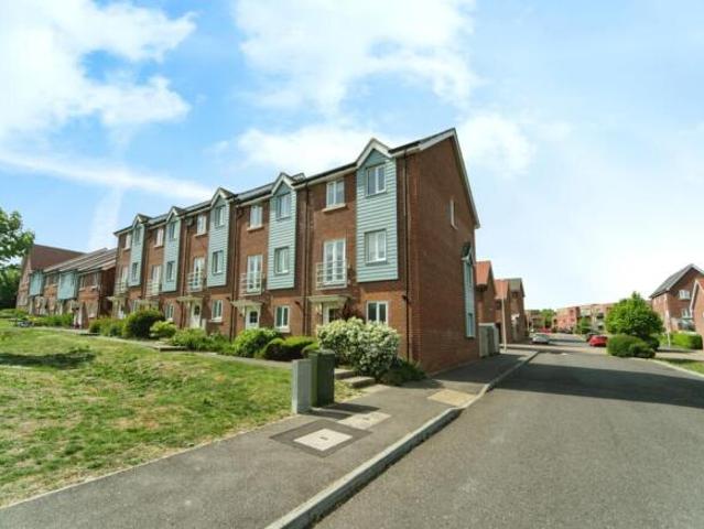 4 bedroom end of terrace house for sale in Weavers Close, Eastbourne, East Sussex, BN21