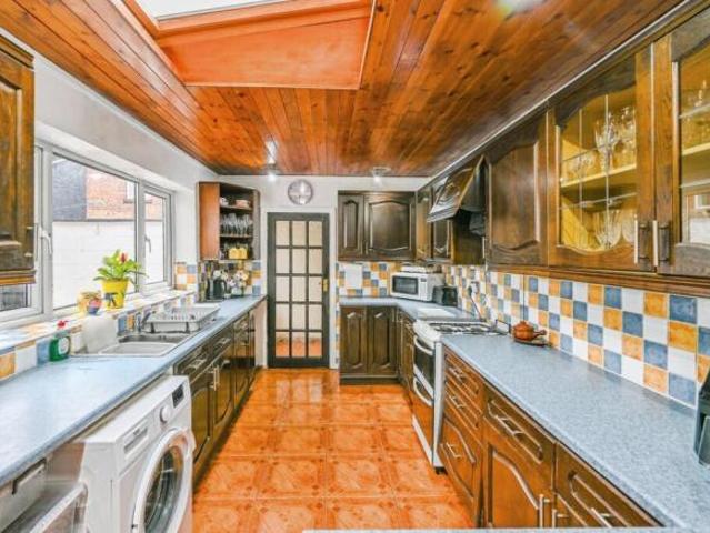 4 bedroom end of terrace house for sale in Wellington Avenue, Liverpool, Merseyside, L15
