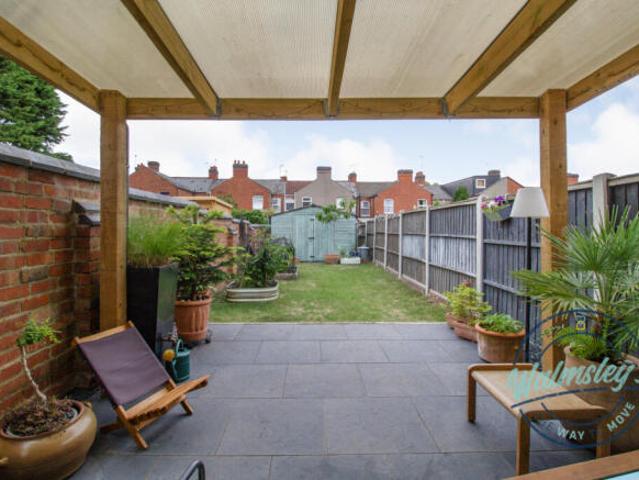 4 bedroom end of terrace house for sale in Westwood Road, Earlsdon, Coventry, CV5