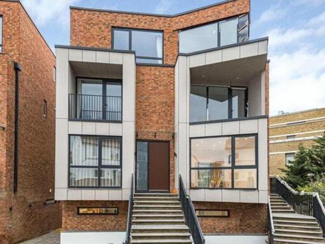 4 Bedroom End Of Terrace House For Sale In Whetstone, London