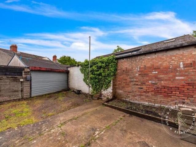 4 bedroom end of terrace house for sale in Whitchurch Road, Cardiff, CF14